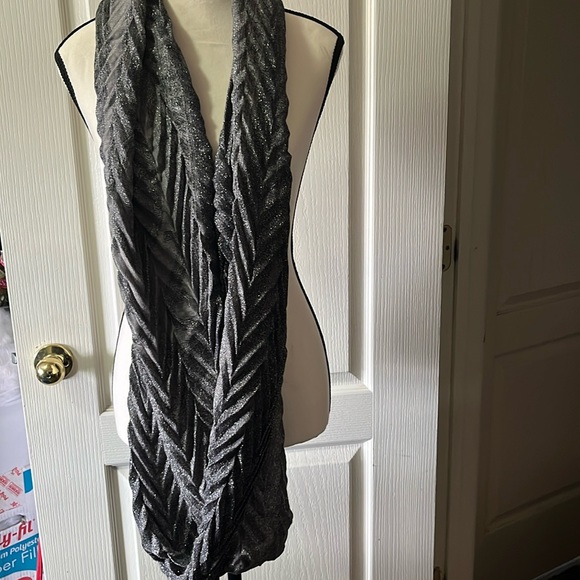 Accessories | Omg Take A Look At This Gorgeous Silver Glittering Cowl ...